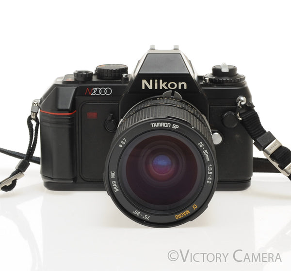 Nikon N2000 35mm Film Camera w/ 28-80mm Zoom Lens [EXC]
